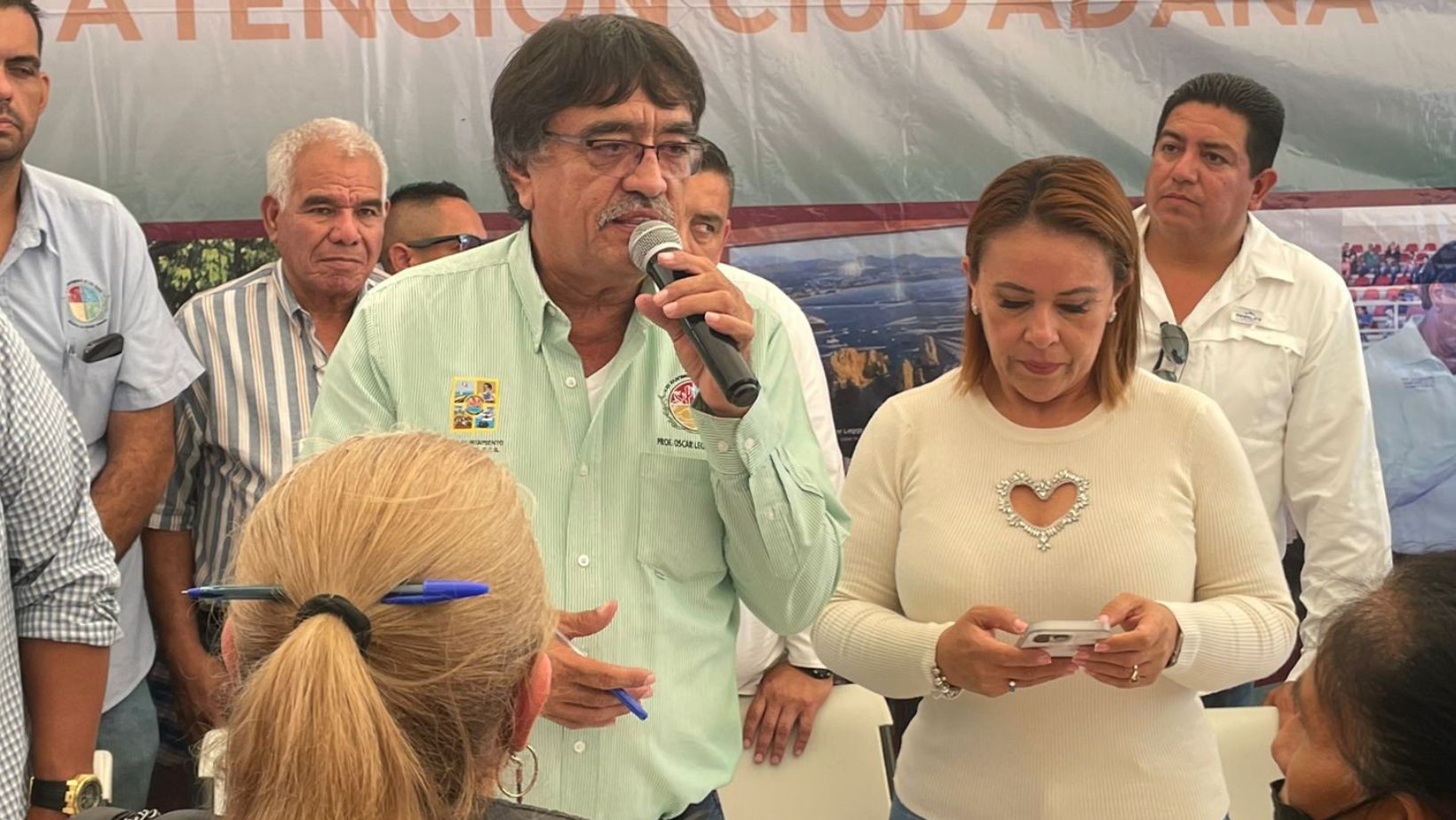 Llama alcalde Oscar Leggs a habitantes de la colonia Esperanza a que ...